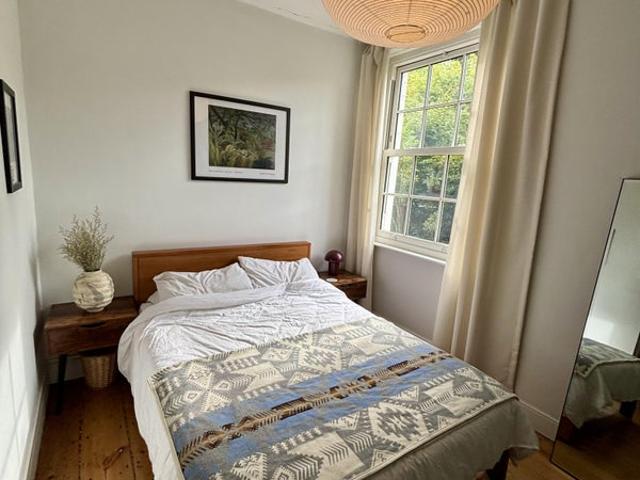 De Beauvoir 2 Bedroom Flat, Private Garden & Study