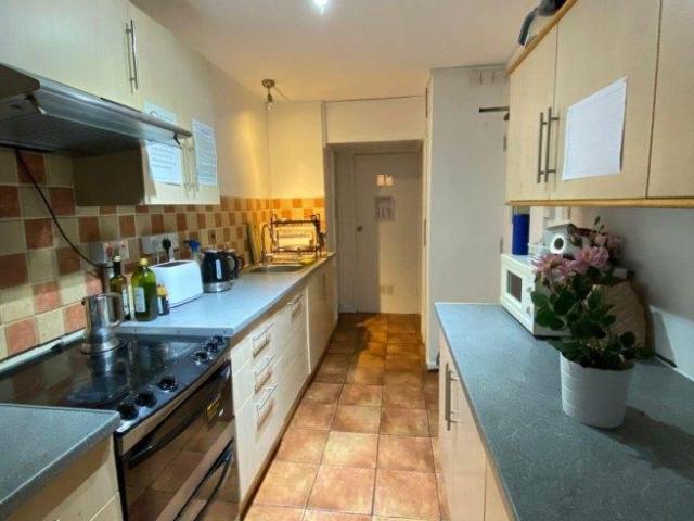 DE BEAUVOIR ESTATE 4 bed flat to rent £5,000 pcm £1,154 pw