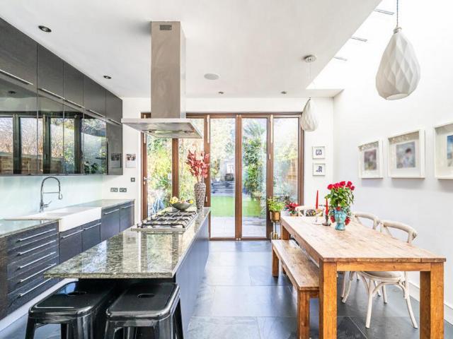 De Beauvoir Road, London, N1 3 bed terraced house to rent £6,000 pcm £1,385 pw