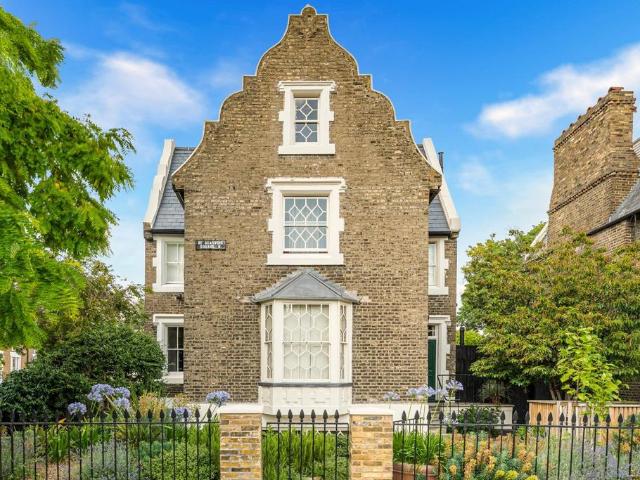 De Beauvoir Square, De Beauvoir. 3 bed detached house to rent £10,000 pcm £2,308 pw