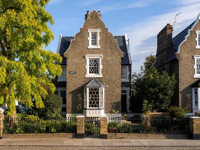 De Beauvoir Square, London N1 3 bed townhouse to rent £8,500 pcm £1,962 pw