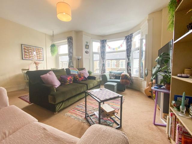 De Burgh Street, Riverside CF11, 2 bed flat to rent, £950 pcm | PrimeLocation