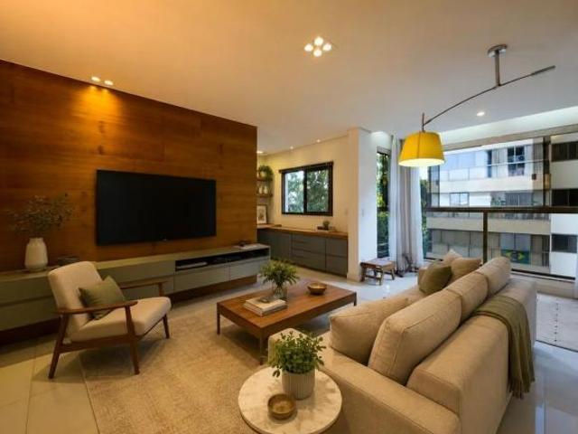 De canto Andar alto Planta original 3 Quartos