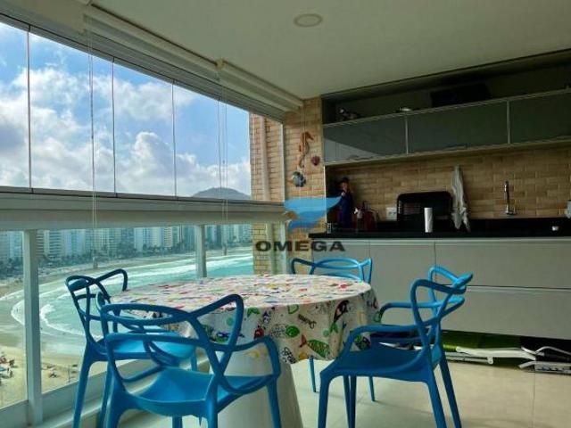 De frente para o mar com varanda Gourmet à venda na praia das Astúrias em Guarujá