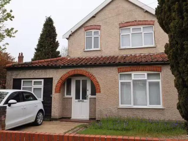 De Hague Road, Norwich 5 bed detached house £1,995 pcm £460.