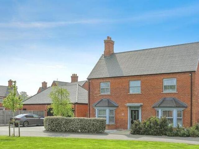 De Havilland Gardens, Bury, 5 Bedroom Detached
