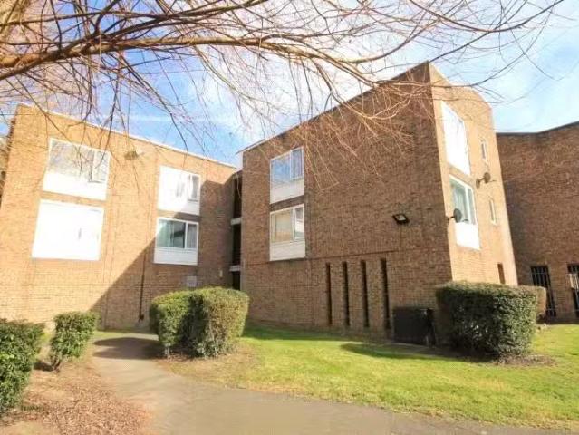 De Havilland Way, Stanwell, Staines upon Thames, Surrey, TW19.