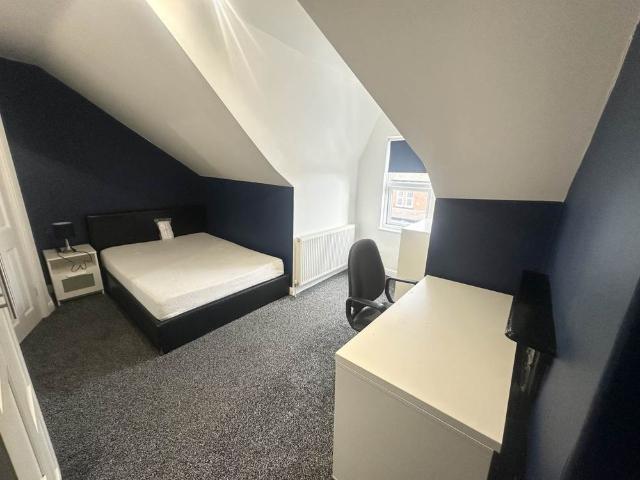 De Lacy Mount Room 5, Kirkstall, Leeds