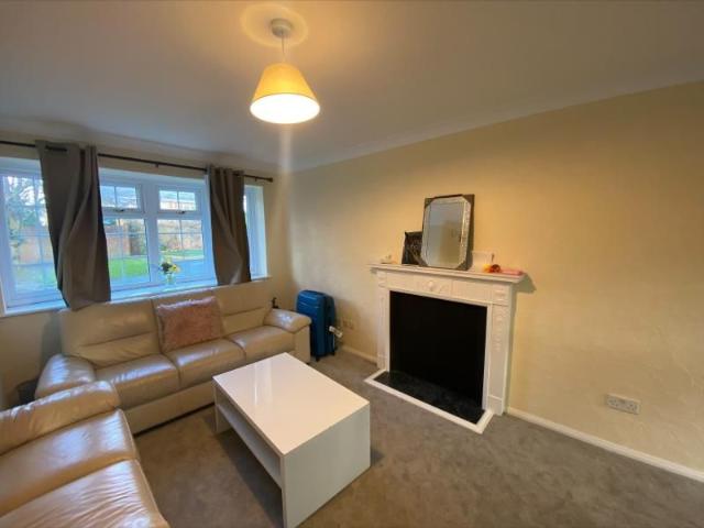 De Lara Way, Woking, Surrey, GU21