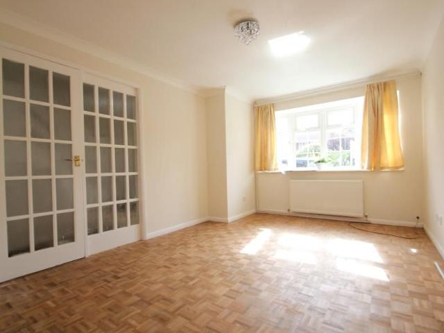 De Lara Way, Woking, Surrey, GU21