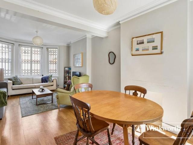 DE LAUNE STREET, SE17 5 bed terraced house to rent £4,996 pcm £1,153 pw