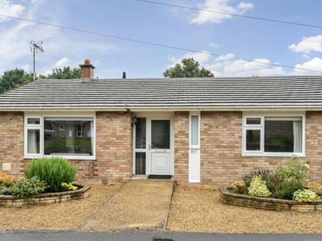 De Lucy Avenue, Alresford, 2 Bedroom Bungalow