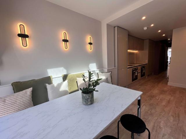 De luxe co living for the working professional Room1