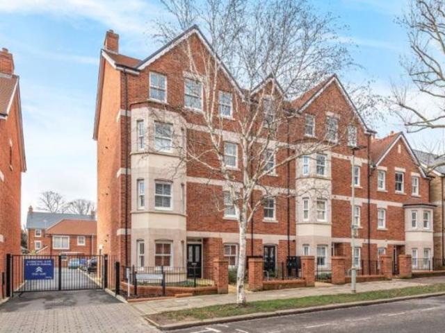De Montfort Place, Bedford MK40, 2 bed flat to rent, £1,350 pcm | PrimeLocation