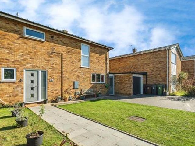 De Morley Close, Roydon, 3 Bedroom Detached