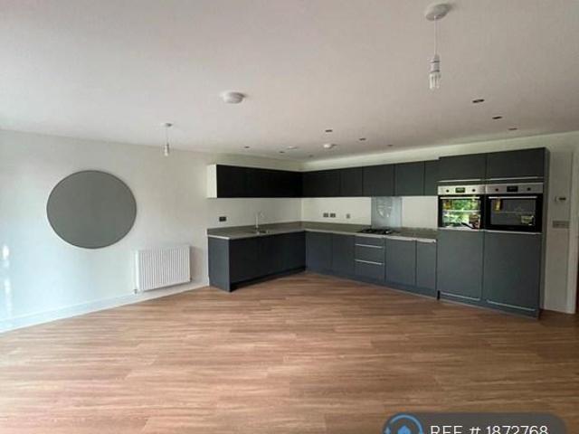 De Normanville Avenue, Leamington. 2 bed flat to rent £1,900 pcm £438 pw