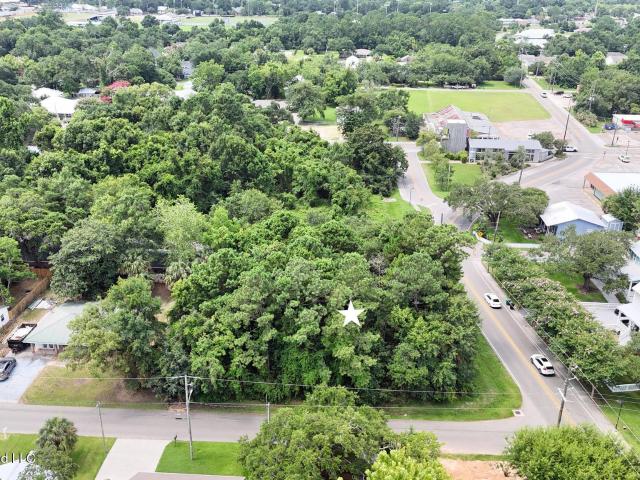 Demontluzin Avenue, Bay Saint Louis, MS 39520