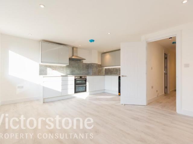 Denton, Malden Crescent, London. 5 bed apartment to rent £5,300 pcm £1,223 pw