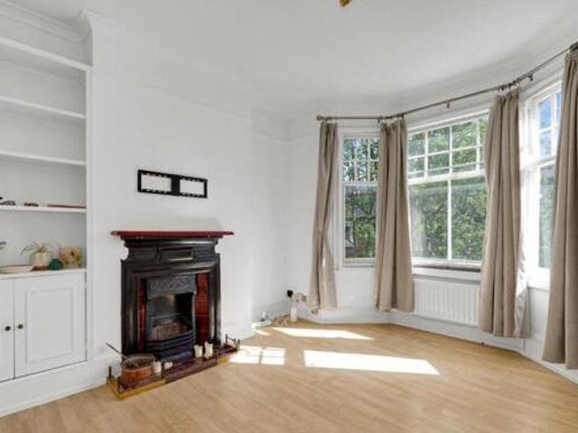 Denton Street, Wandsworth, 2 Bedroom Flat