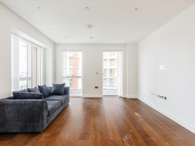 Denver Building, Lexington Gardens. 2 bed flat to rent £3,700 pcm £854 pw