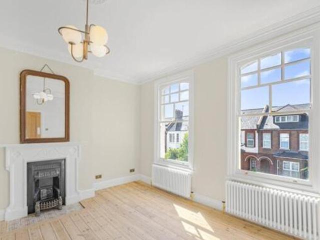 Denver Road, Stoke Newington, 2 Bedroom Flat