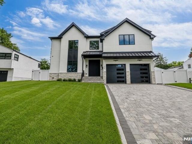 Denver Rd, Paramus, Home For Sale