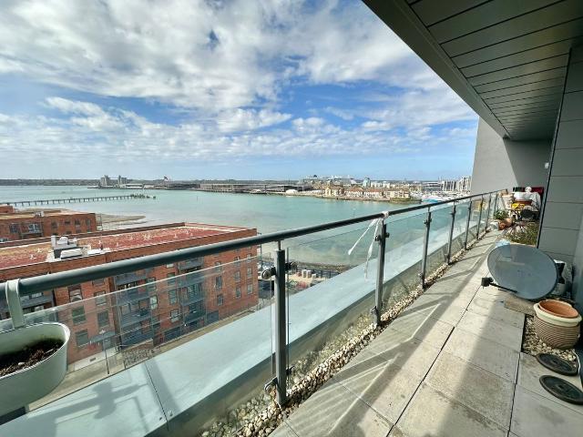 Denyer Walk, Southampton SO19, 2 bed flat to rent, £1,450 pcm | PrimeLocation