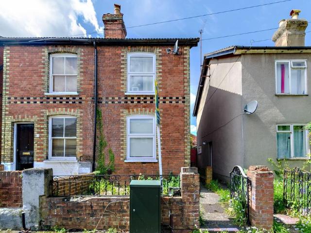 Denzil Road, Guildford, GU2. 3 bed semi detached house to rent £2,400 pcm £554 pw