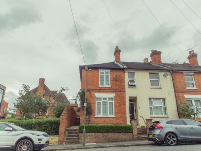 Denzil Road, Guildford GU2 4 bed terraced house to rent £3,200 pcm £738 pw