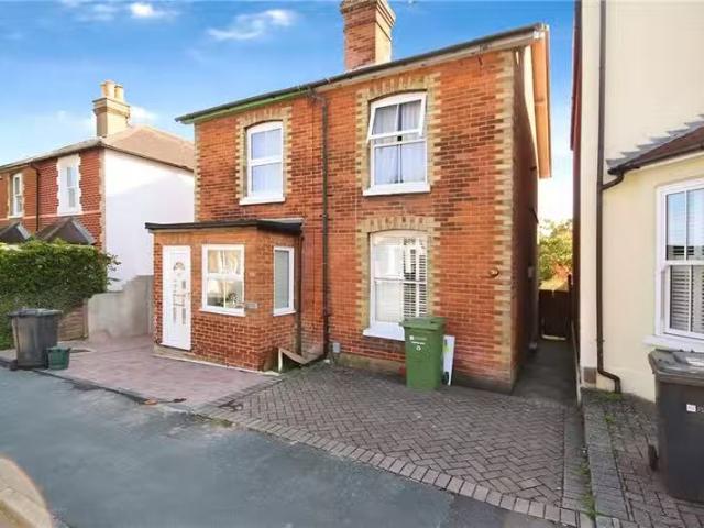 Denzil Road, Guildford, GU2 7NG