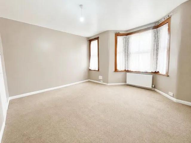 Denbigh Road, East Ham E6, Property for rent