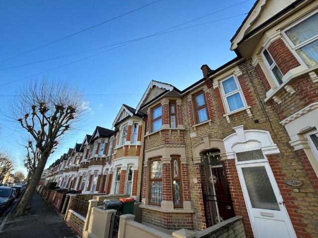 Denbigh Road, London E6 3 bed terraced house to rent £2,250 pcm £519 pw
