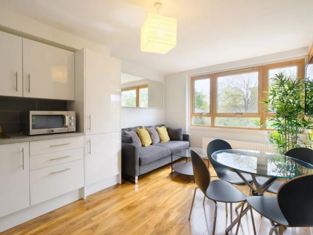 Denchworth House – Room 2