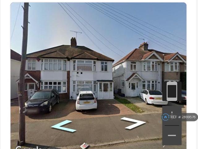 Dene Avenue, Hounslow, TW3 2 bed flat to rent £1,495 pcm £345 pw