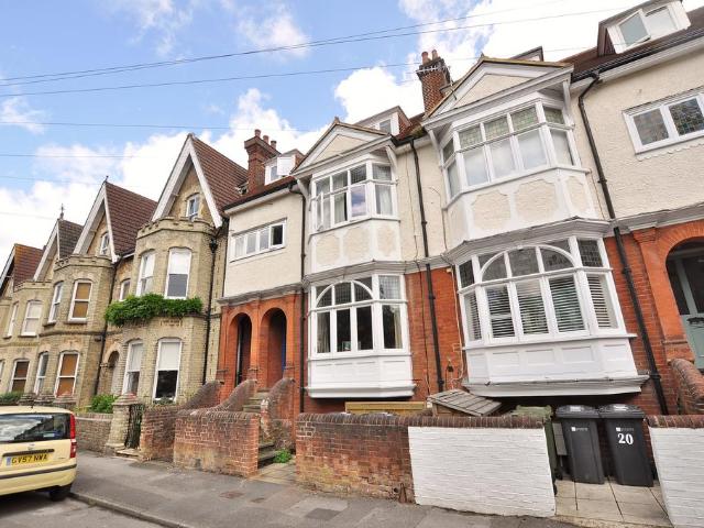 Dene Road, Guildford, Surrey, GU1 2 bed apartment to rent £1,550 pcm £358 pw