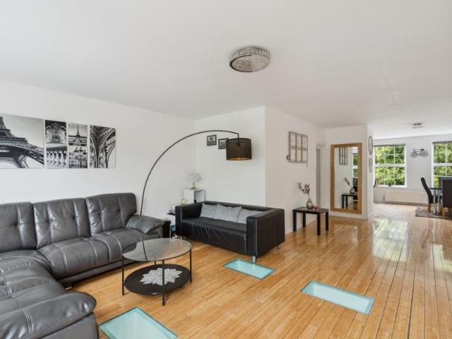 Dene Road, Northwood HA6 4 bed terraced house to rent £3,300 pcm £762 pw