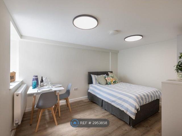 Dene Street, Dorking RH4, Room to rent, £1,175 pcm | PrimeLocation