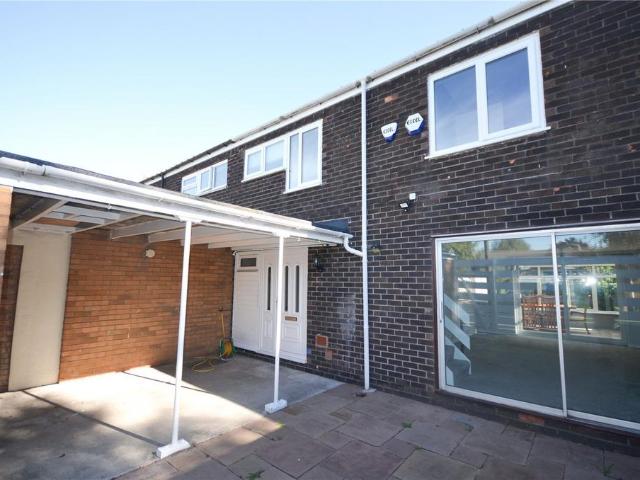 Deneway Mews, Heaton Norris. 3 bed terraced house to rent £1,495 pcm £345 pw