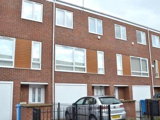 Denewell Avenue, Manchester, 4 Bedroom Terraced