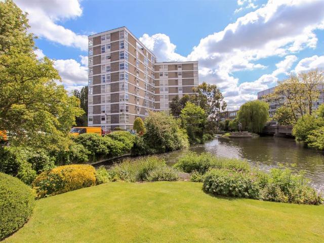 Denham Lodge, Denham UB9, 1 bed flat to rent, £1,225 pcm | PrimeLocation