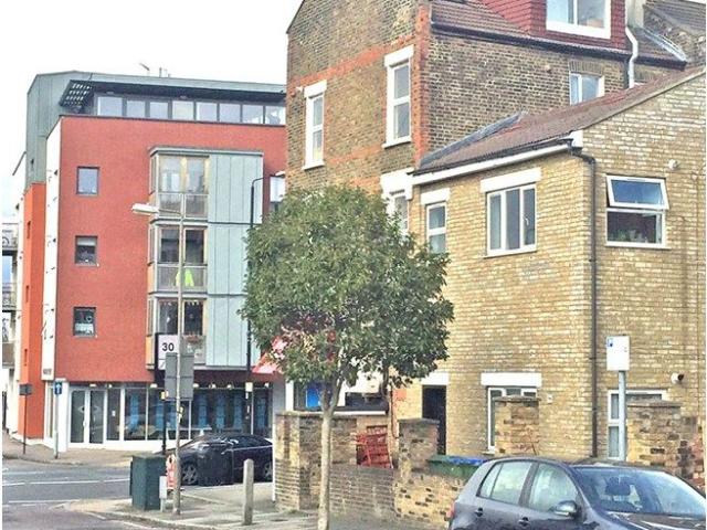 Denham Street, London SE10, 2 bed flat to rent, £2,800 pcm | PrimeLocation