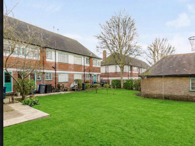 Denison Close, East Finchley N2, 2 bed flat to rent, £1,900 pcm | PrimeLocation