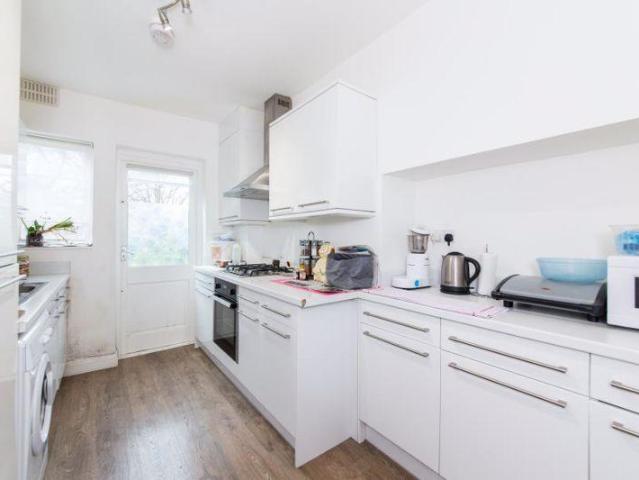Denison Close, East Finchley, N2 2 bed flat to rent £2,000 pcm £462 pw