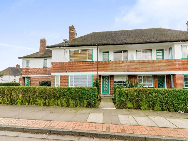 Denison Close, Hampstead Garden Suburb, London N2, 2 bed flat to rent, £2,000 pcm | PrimeLocation