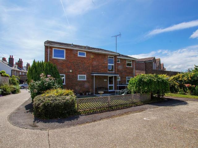 Denison Court, Chichester PO19, 1 bed flat to rent, £925 pcm | PrimeLocation