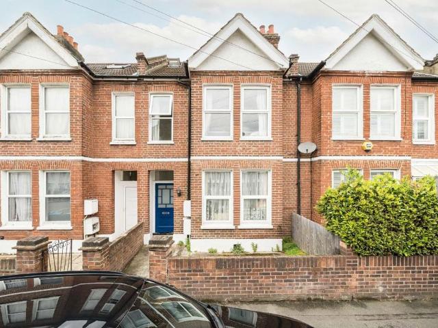 Denison Road, London SW19 2 bed flat to rent £2,350 pcm £542 pw