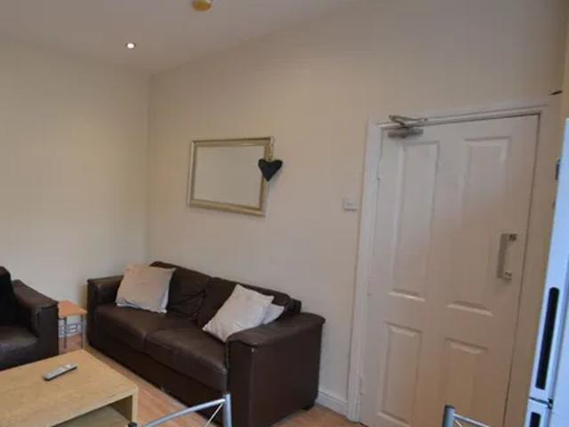 Denison Road, Victoria Park, Manchester, M14 5PB, United Kingdom | 2 bed house for rent #165361710 | Rentberry