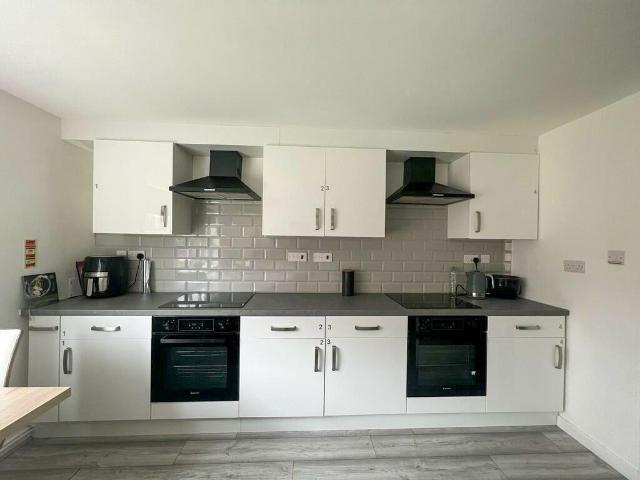 Denison Street, Nottingham NG7 6 bed terraced house to rent £3,510 pcm £810 pw