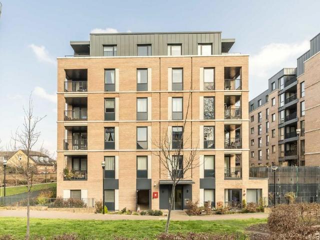 Denman Avenue, Southall UB2 1 bed flat to rent £1,700 pcm £392 pw