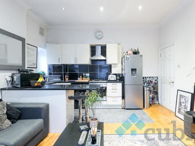 Denmark Avenue, London SW19 1 bed flat to rent £2,349 pcm £542 pw